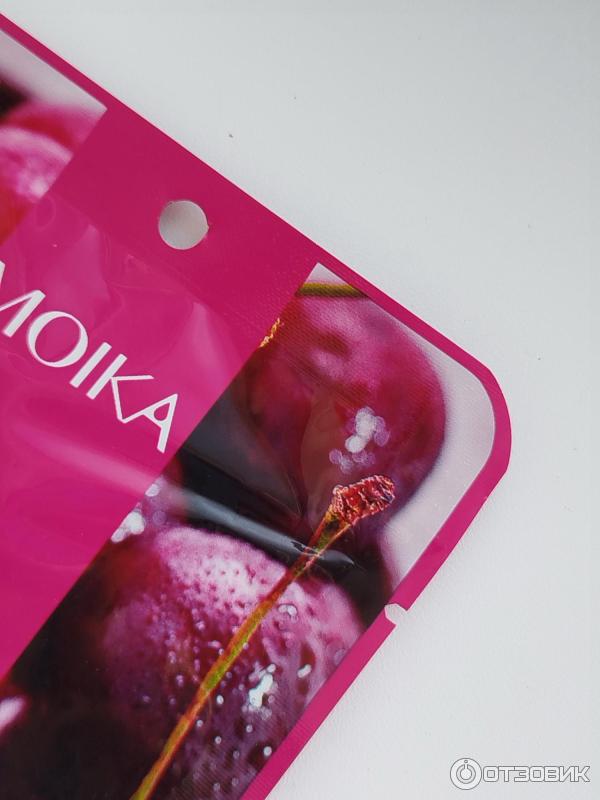 Отзыв о Тканевая маска для лица Moika с вишней | Интересный экземпляр