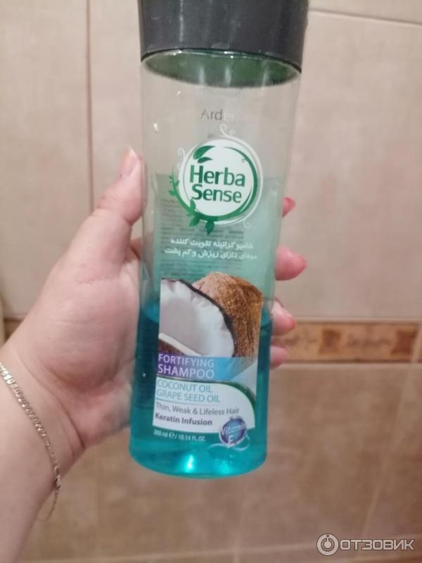 Отзыв о Шампунь Ardene Herbasense с кератином и масла кокоса | Для разнообразия вполне сойдет